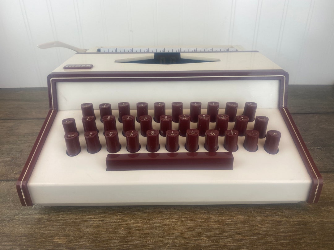 Vintage Louis Marx Marxwriter Toy Child’s Typewriter With Closed ...