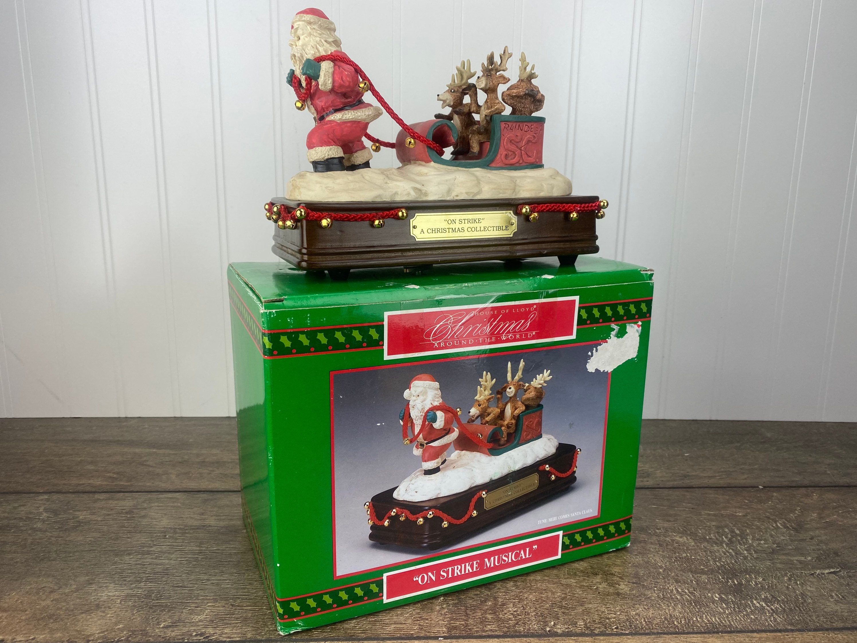 1992 House of Lloyd on Strike Santa Wind up Musical Figurine Here Comes ...
