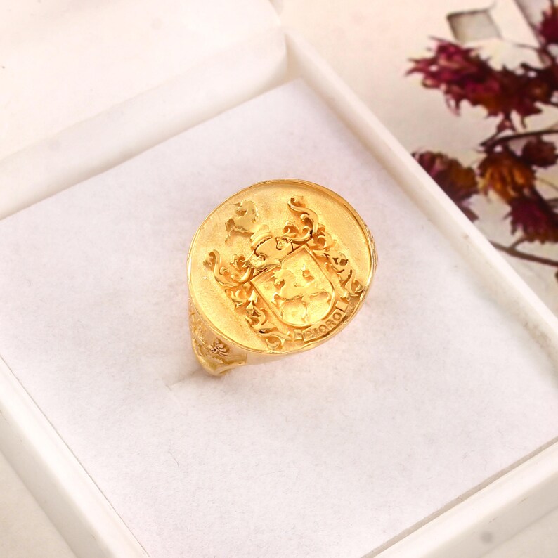 Personalized Family Crest Ring | Gold Coat of Arms Signet | Custom ...