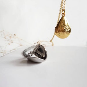 Teardrop Locket Necklace, Vintage Style Jewelry, Gold Photo Medallion ...