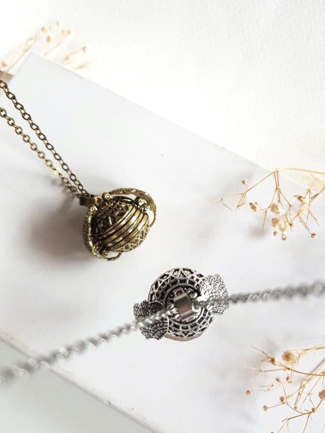 Magic Angel Wings Ball Locket, Vintage Style Folding Photo Pendant ...