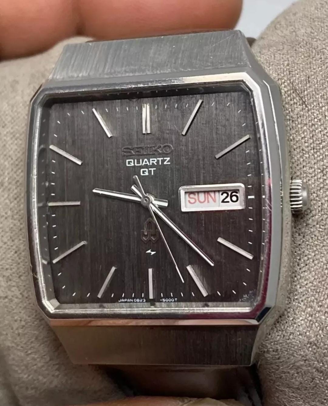 Vintage Seiko QT 0823-5000 Rare Black Textured Dial Quartz Men's Japan ...