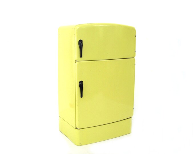 Vintage Yellow Toy Metal Refrigerator Childs Play Kitchen With Ice Cube ...