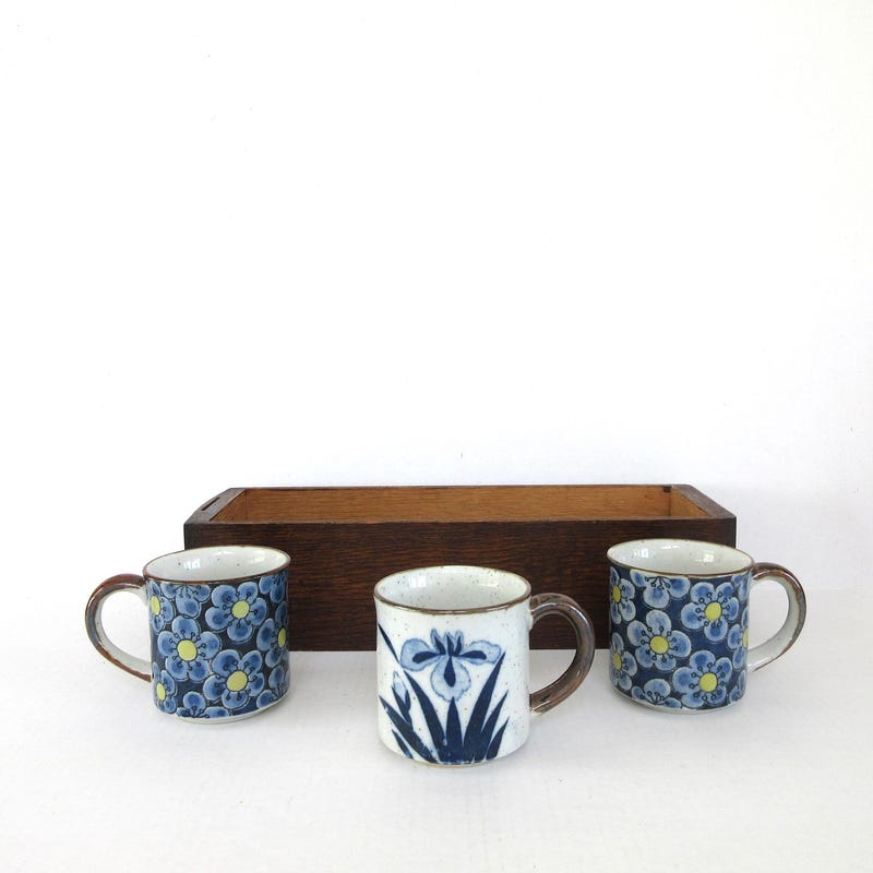 Vintage Iris Coffee Mug - Etsy