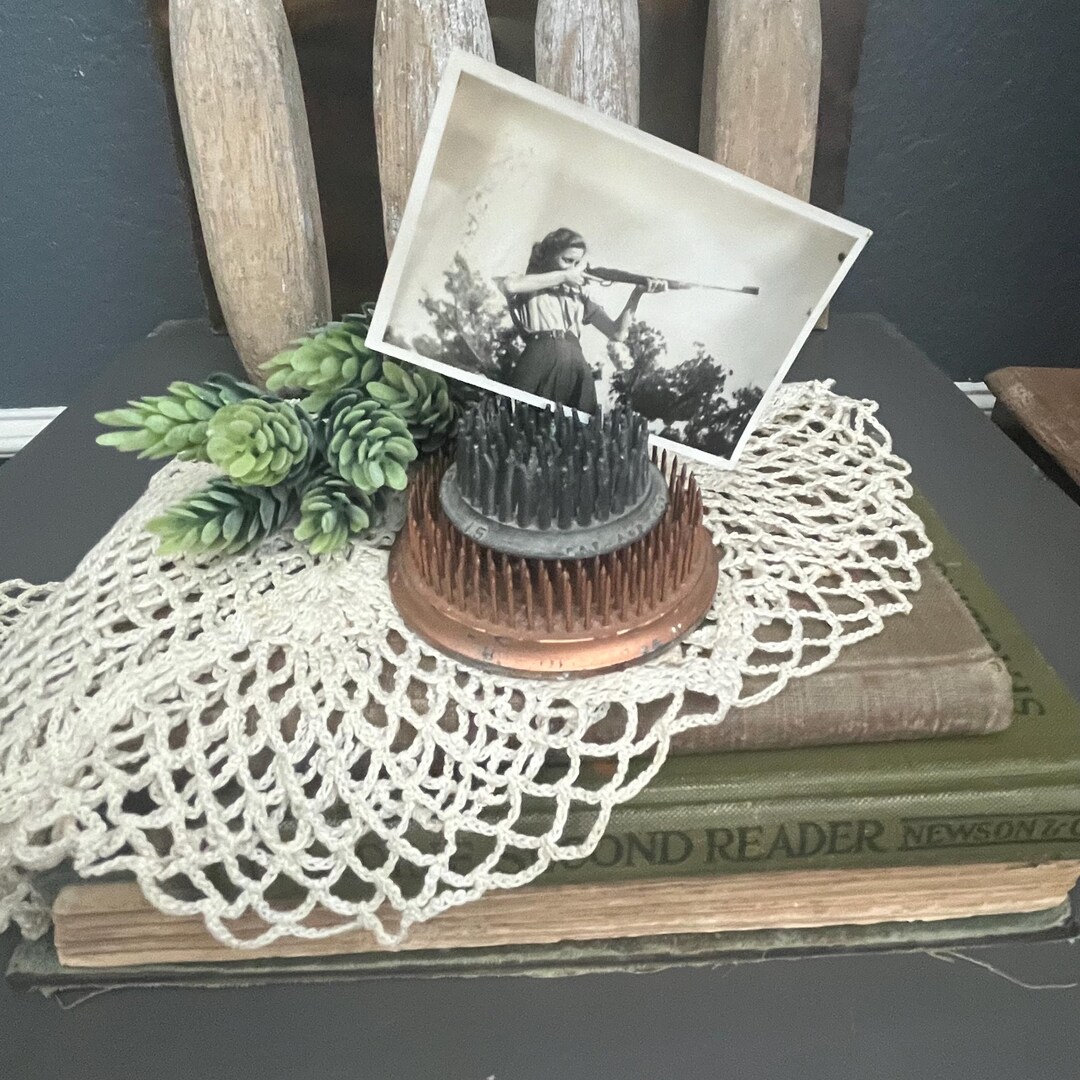 Set of 2 Metal Flower Frogs Round Display Stacking Photo Display Garden ...