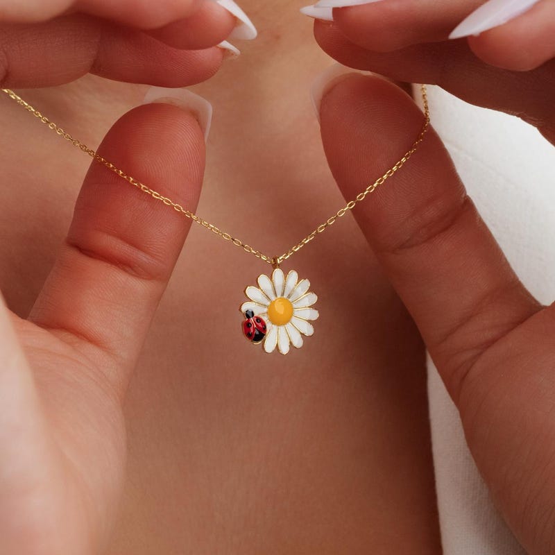 Daisy Necklace - Etsy