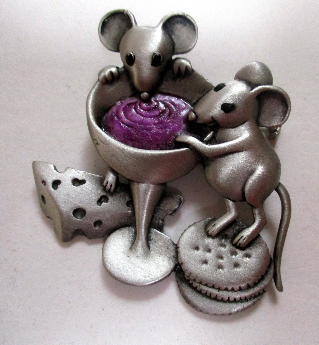 Vintage JJ Pin Mice Drinking a Cocktail Jonette Jewelry - Etsy