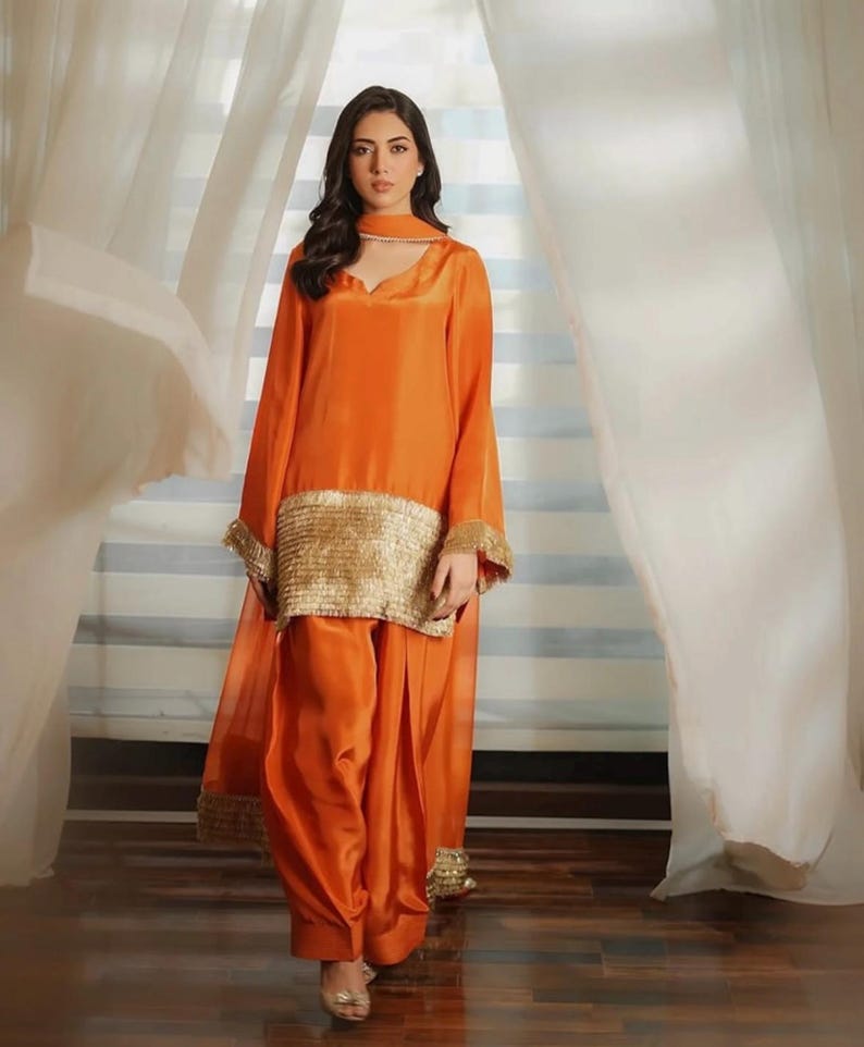Made-to-measure Silk Farshi Salwar Suit: Pakistani Wedding Party Wear ...