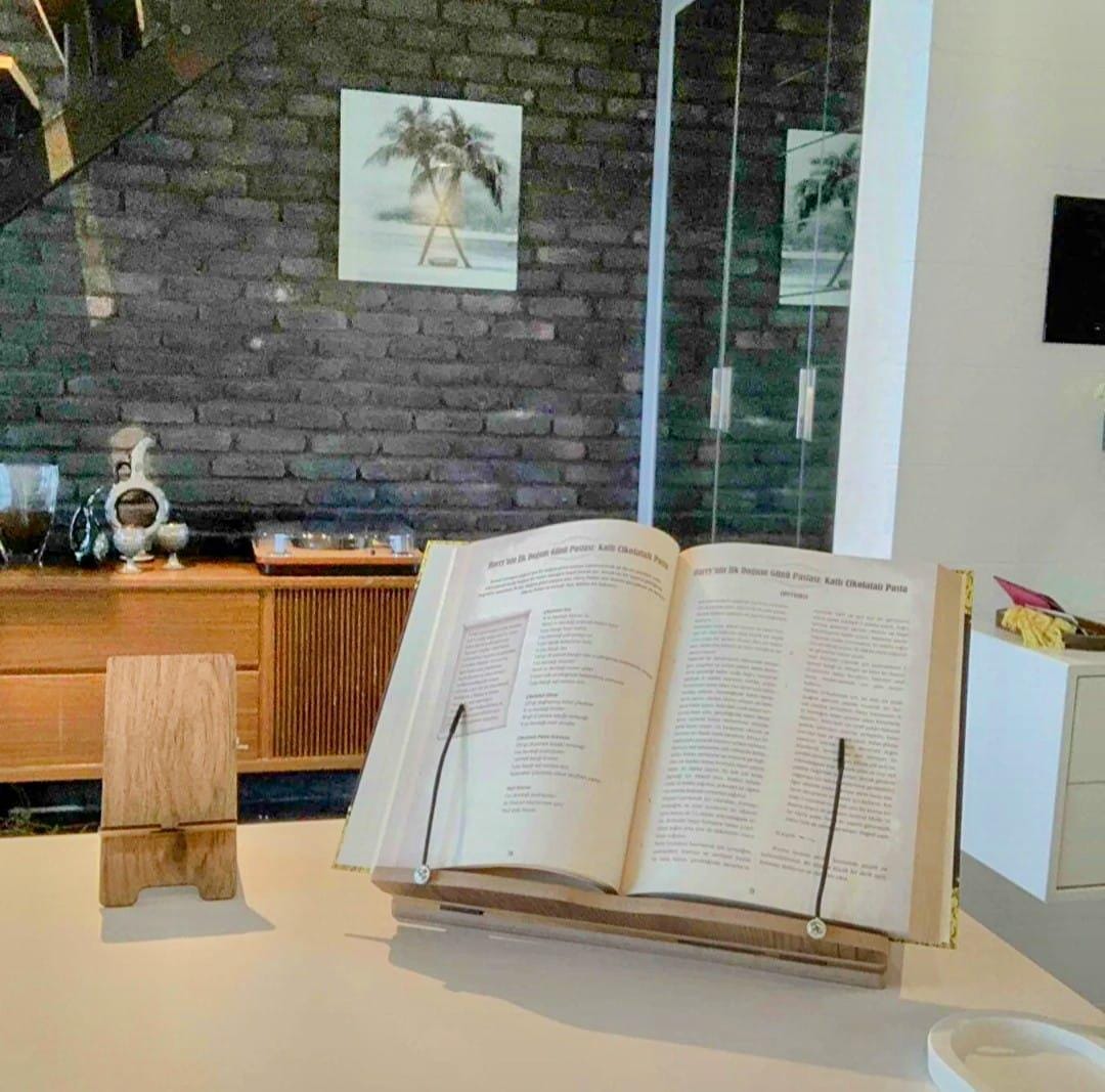 Wooden Book Reading Stand | Foldable Tablet Holder | Desktop Book Rack ...