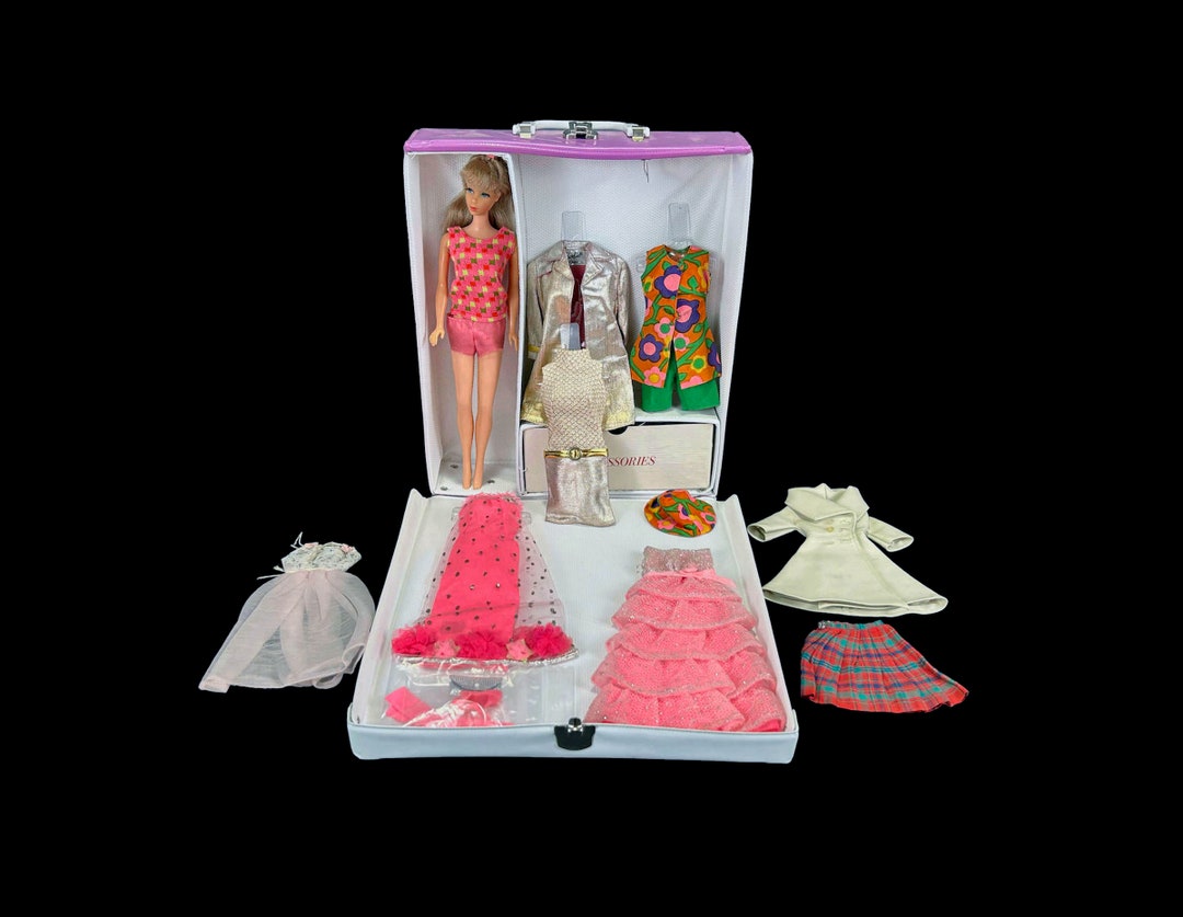 VINTAGE MOD BARBIE Ash Blond Mod Barbie Case London Tour Extravaganza ...