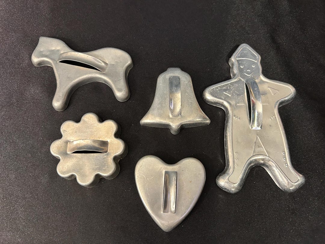MCM 1940-50's Aluminum Cookie Cutters Vintage Metal With Handles Cookie ...