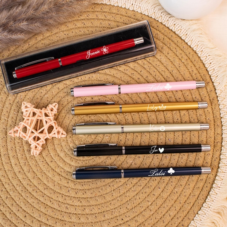 Personalized Black Lacquer Pen: Custom Engraved Gift - Etsy