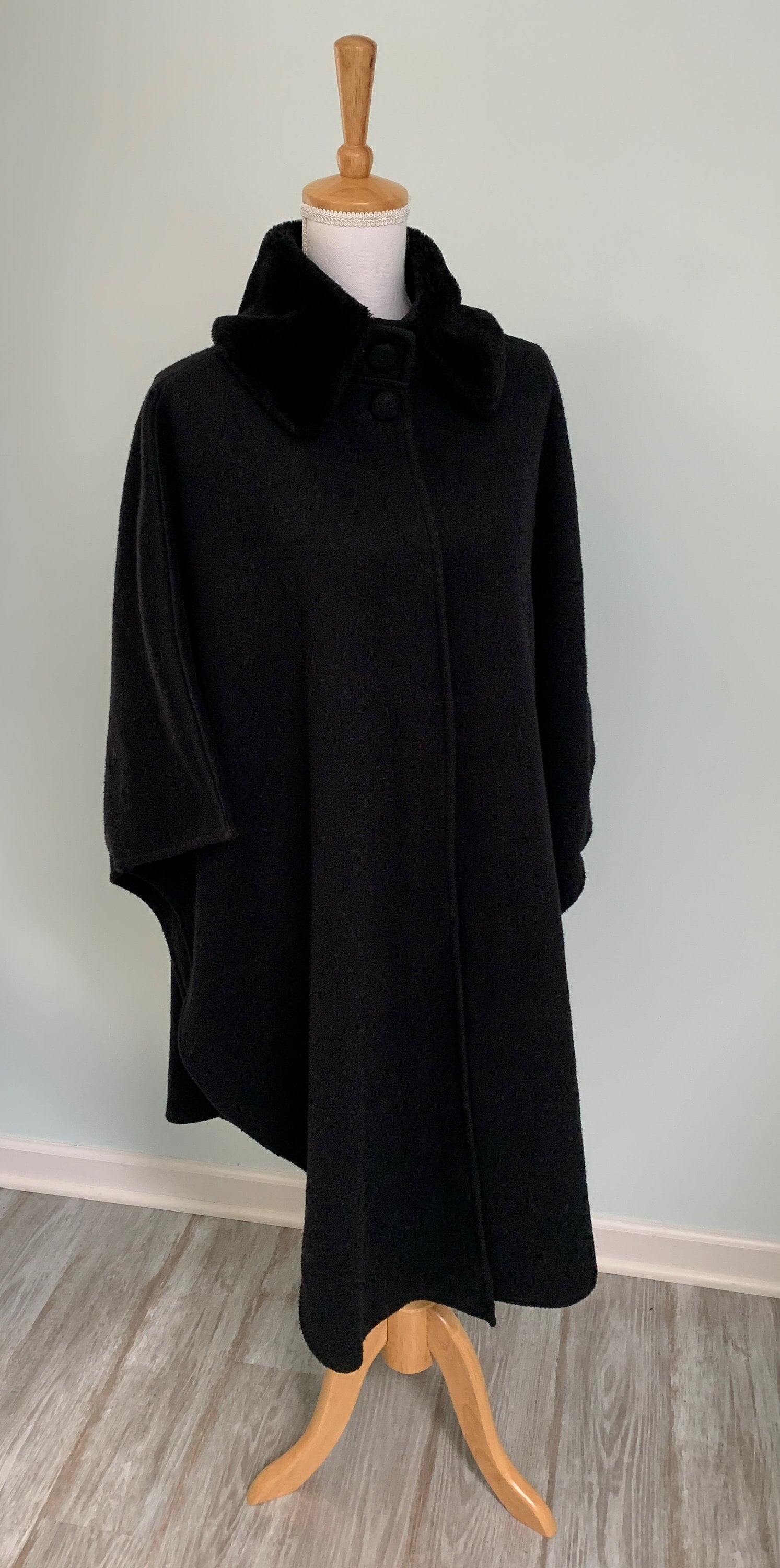 Vintage Black Microfleece Cape Faux Fur Collar One Size Fits All ...