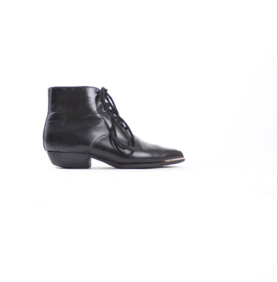 Items similar to Vtg Leather Metal tip toe Classic Pointy Boots size 5 ...