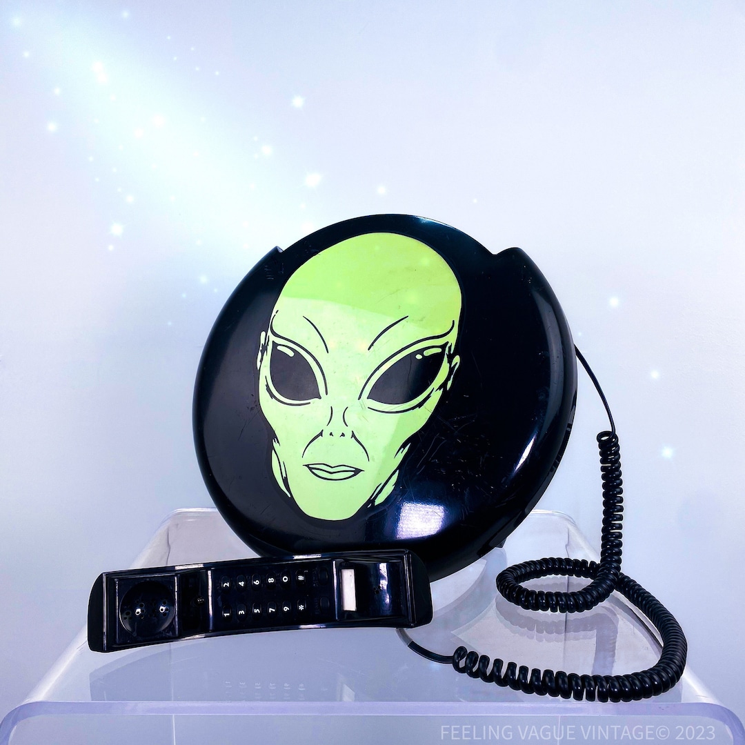 Unique Vintage 90’s UFO Space Alien Novelty Disc Telephone - Etsy