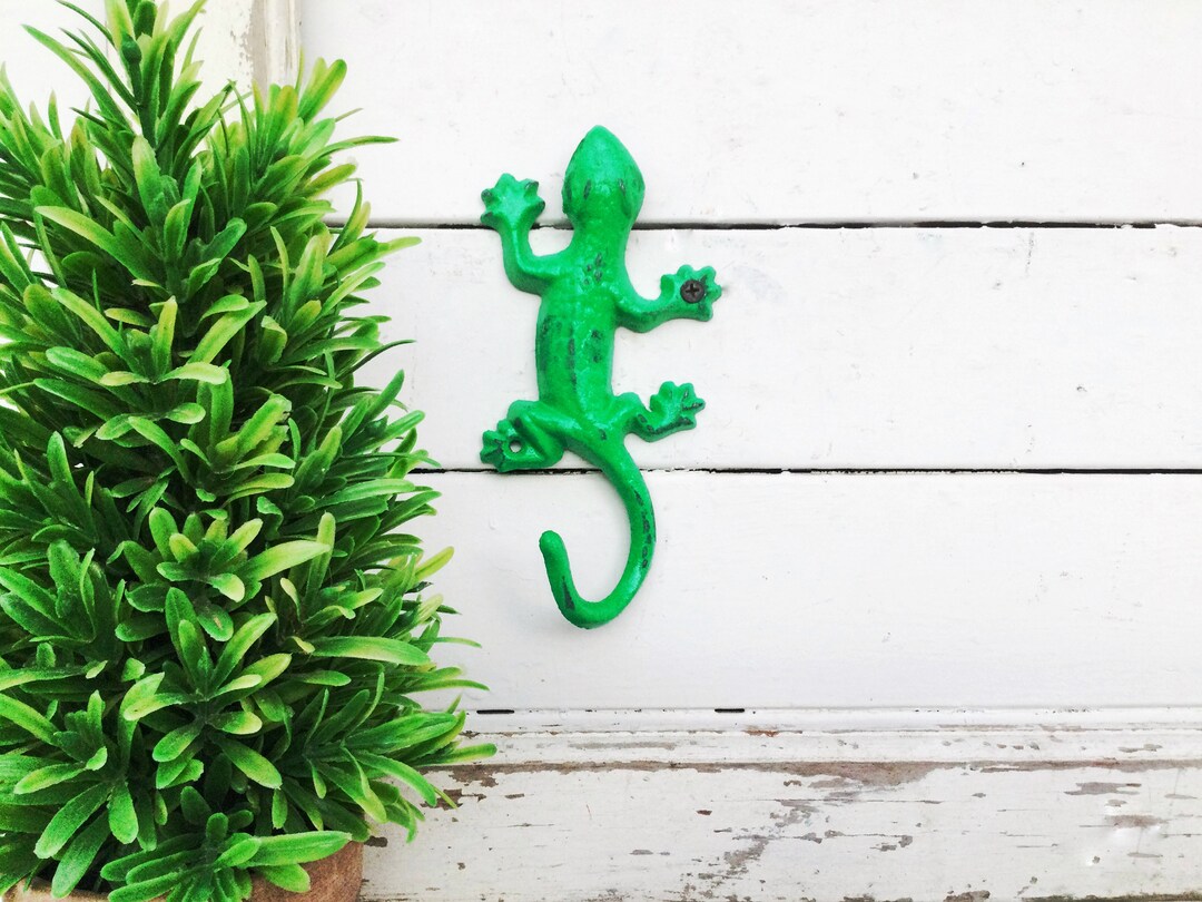 Metal Gecko Lizard Wall Hook Figurine in NOLA GREEN -gift for Dad-gift ...