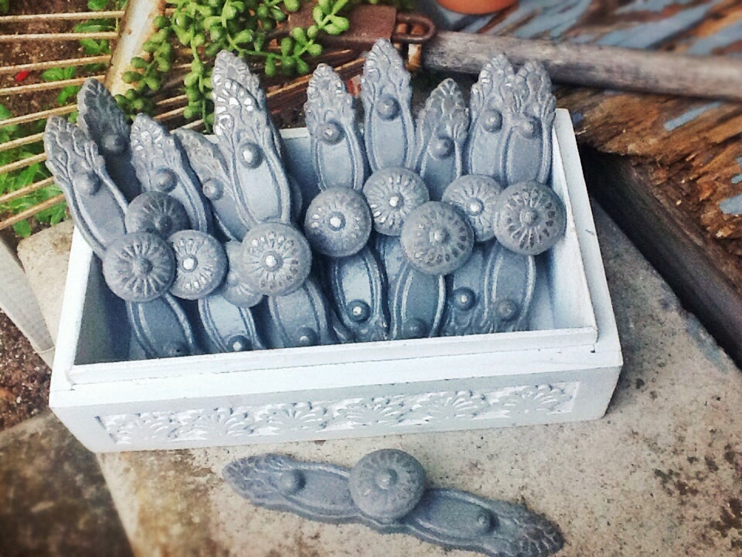 Modern Grey Cabinet Hardware Knobs Pulls-distressed-metal-new York Loft ...