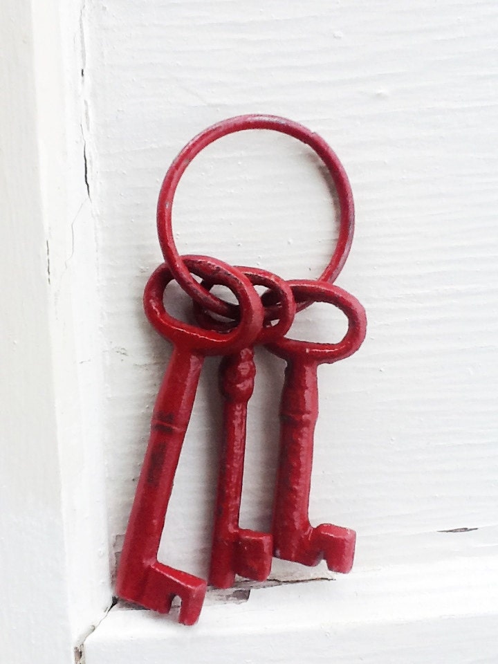 Country Red Vintage Shabby Chic 3 Cast Iron Skeleton Keys On | Etsy