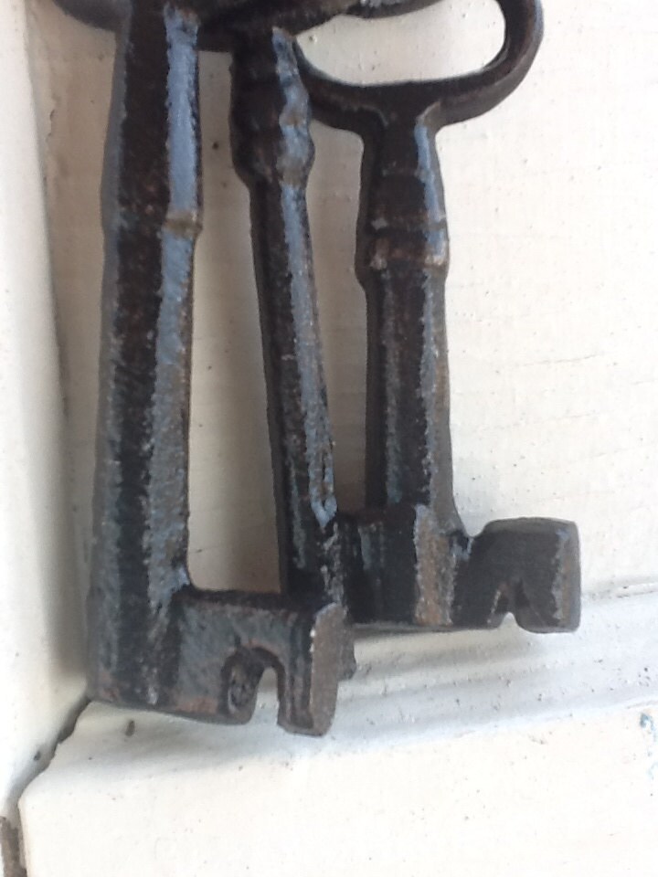 Ebony Black 3 Cast Iron Skeleton Keys on Key Ring home - Etsy