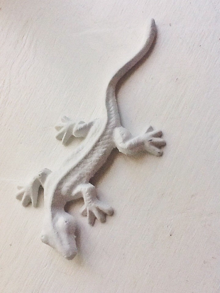 Cast Iron Rust Garden Gecko Lizard Figurine in White-gift for - Etsy