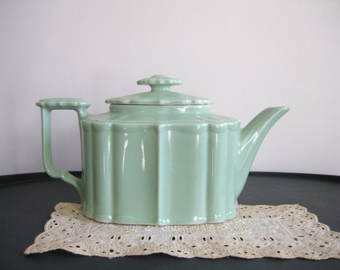 Benjamin Jadeite Green Victorian Teapot by the Hall China Company Made ...