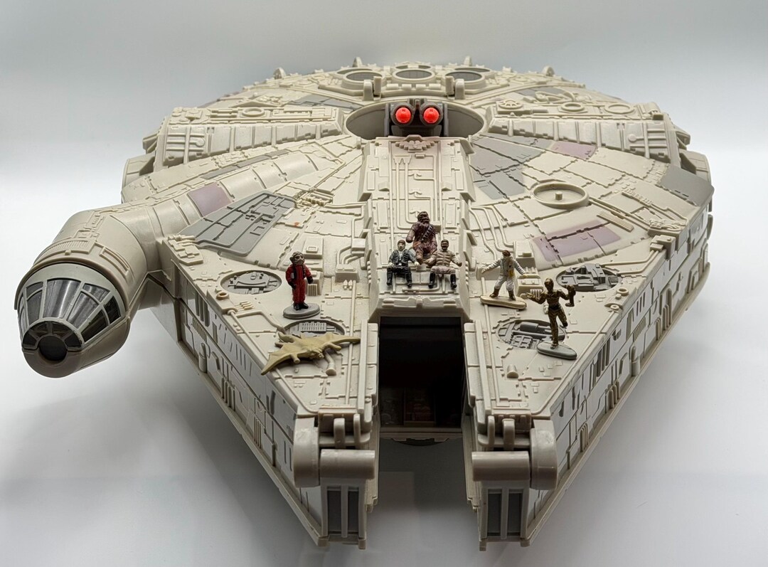 Vintage Star Wars Micro Machines Millenium Falcon Playset - Display ...