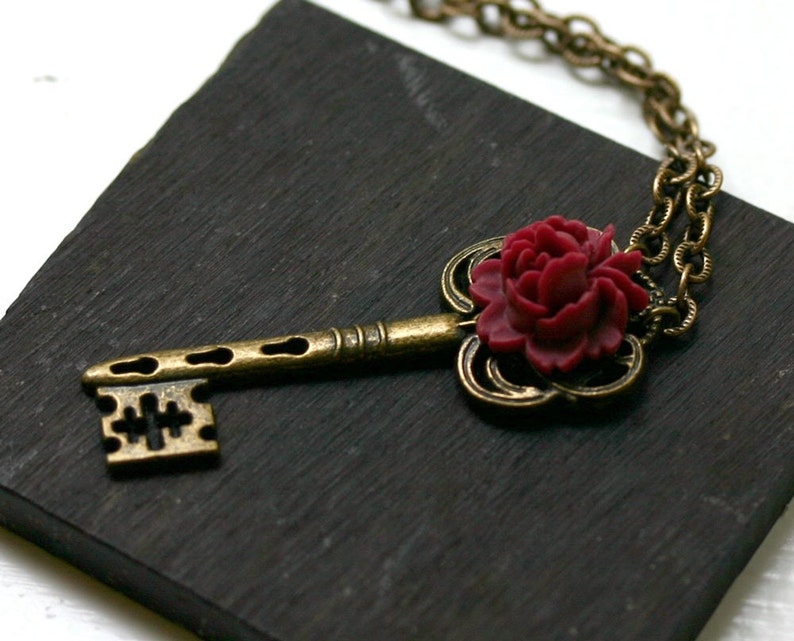 Red Rose Antique Brass Skeleton Key Necklace | Etsy