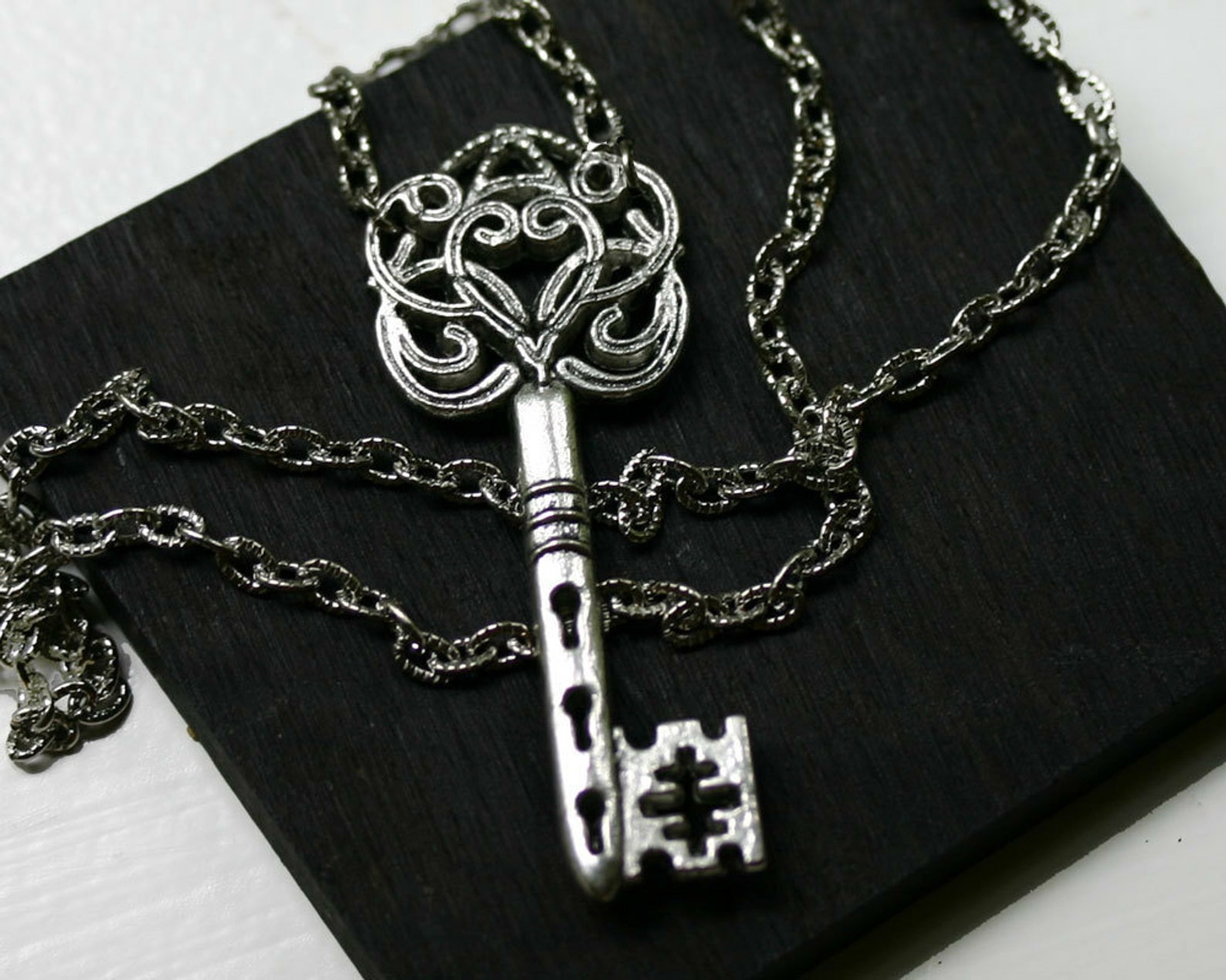 Skeleton Key Necklace in Antique Silver - Steampunk - Etsy