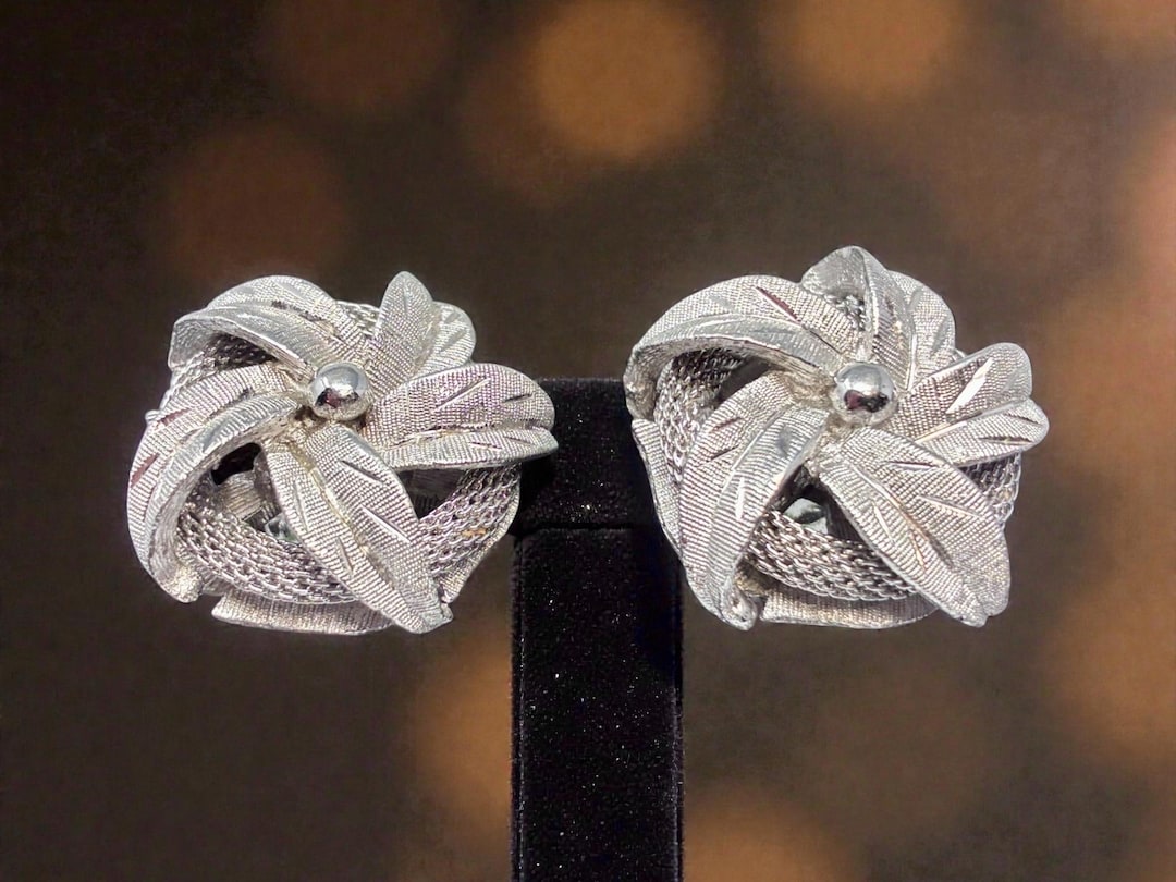 Vintage Kramer Silver-tone Leaf Knot Clip Earrings – Textured Botanical ...