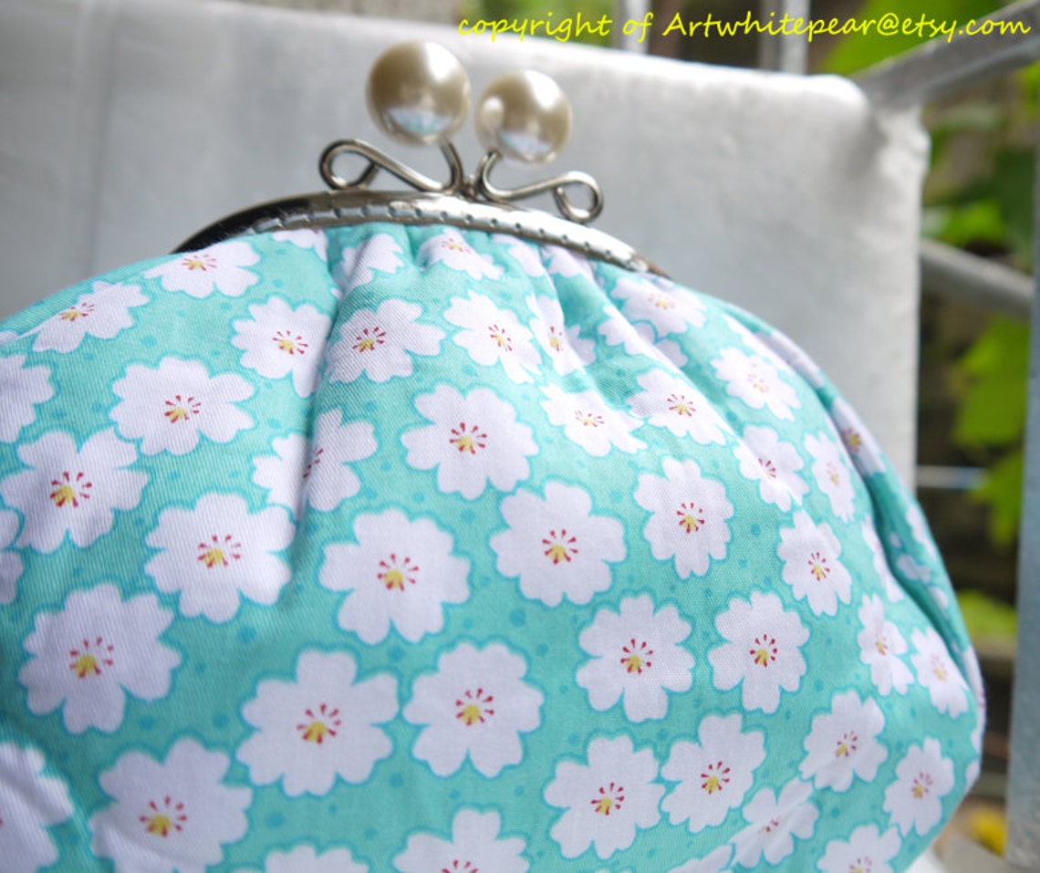 Pearl Sliver Kiss Lock Frame Women Wristlet Bridesmaids | Etsy