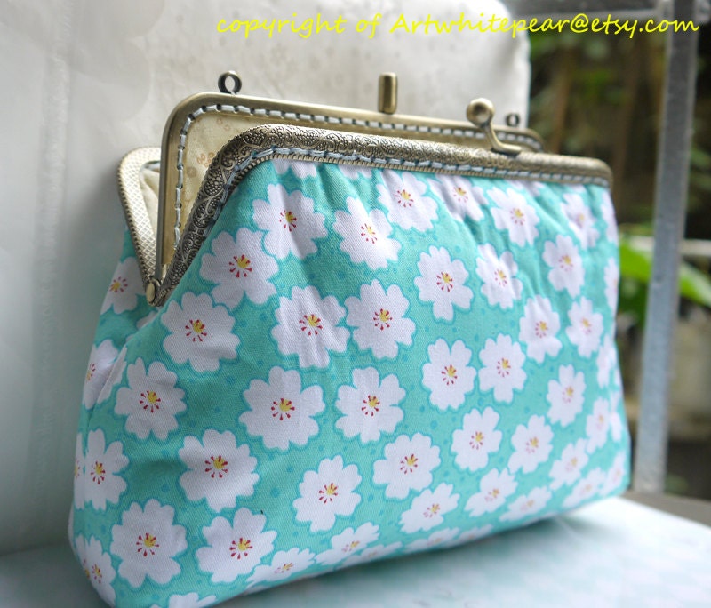 Double Kiss Lock Frame Wristlet Bridesmaids | Etsy