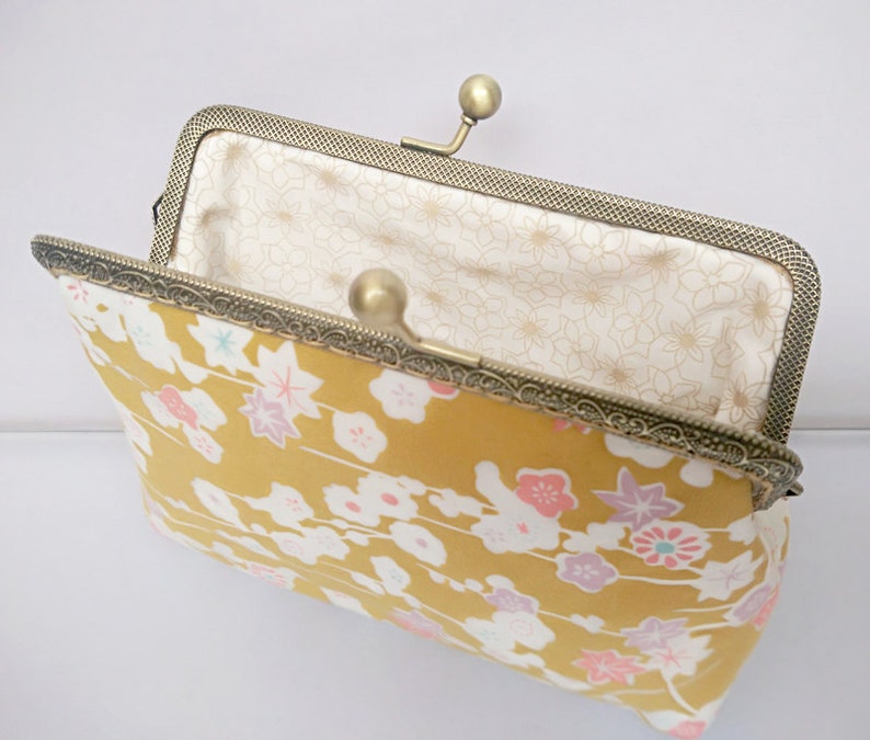 Kiss Lock Frame White Flower Women Girls Bridesmaid Purses - Etsy