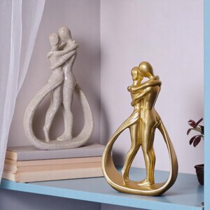 Romantic Couple Kiss Statue – Modern Lovers Figurine, Aesthetic ...
