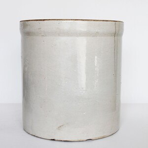 Antique Stoneware Saltglazed 2 Gallon Crock - Primitive Cream Stoneware ...