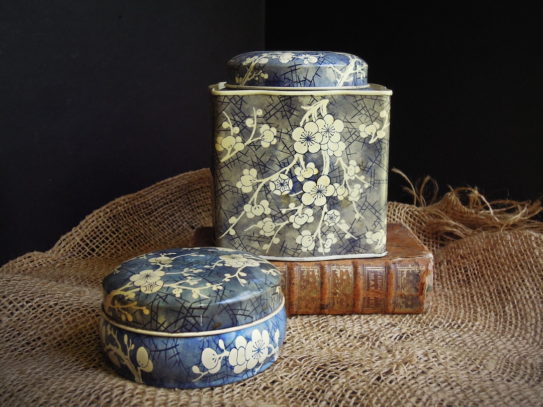 Two Vintage English Daher Tins Boxes / Tea & Candy Tin / Blue White Tin ...