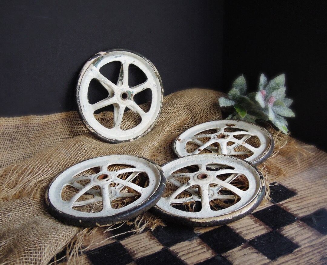Four Antique Wagon Wheels / Victorian Buggy Wheels / Carriage Wheels ...