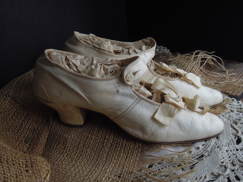 Antique Wedding Button Shoes Victorian Wedding Shoes / Kid Leather Mary ...