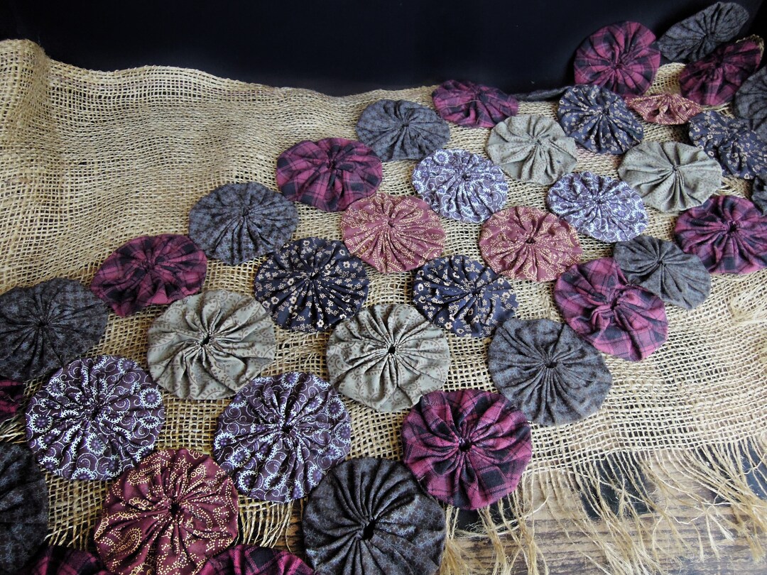Antique Primitive Farmhouse Yo-yo Quilt Table Runner / Hand Crafted Yo ...