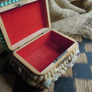 Vintage Encrusted Shell Box Art / Sea Shell Trinket Box / Shell ...