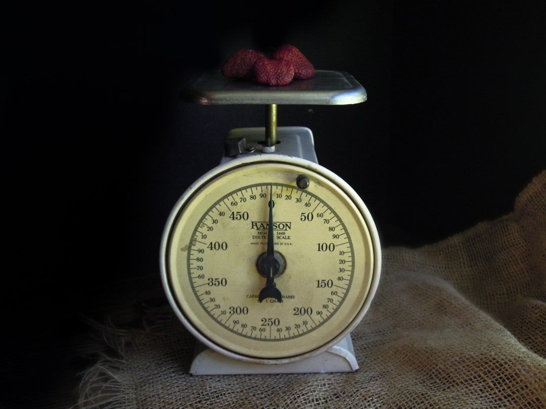 Vintage Beige Hanson Dietetic Scale 1440 Weight by Grams / Rustic Scale ...