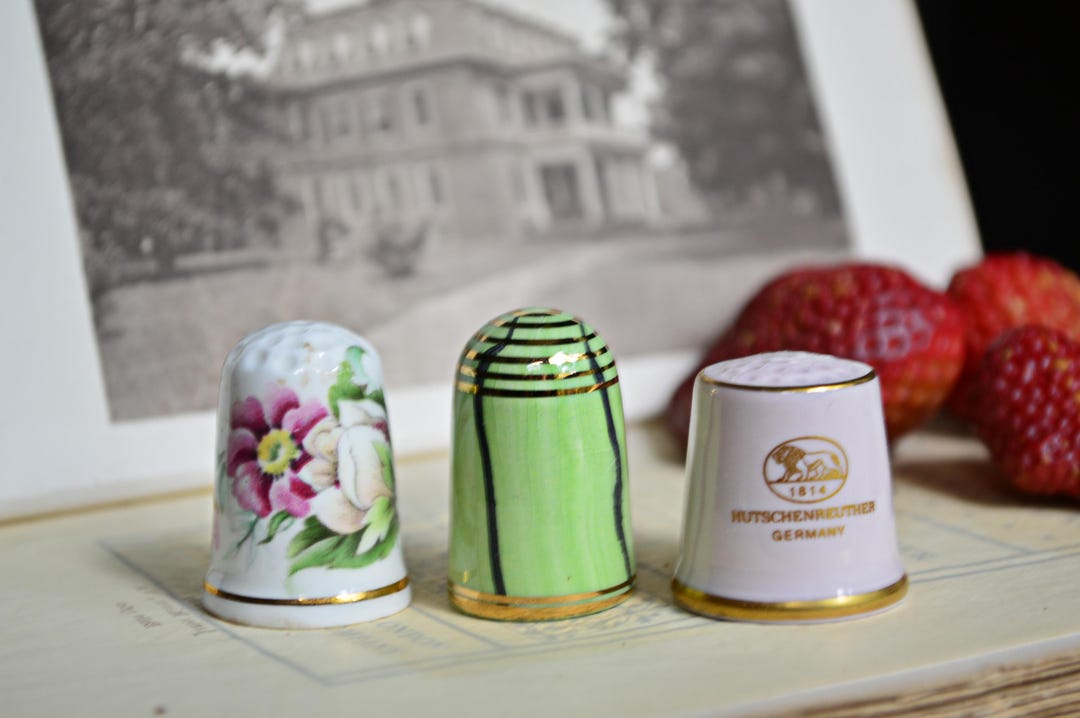 Three Vintage Thimbles / Green Gold Bouchet Agateware Thimble / Pink ...