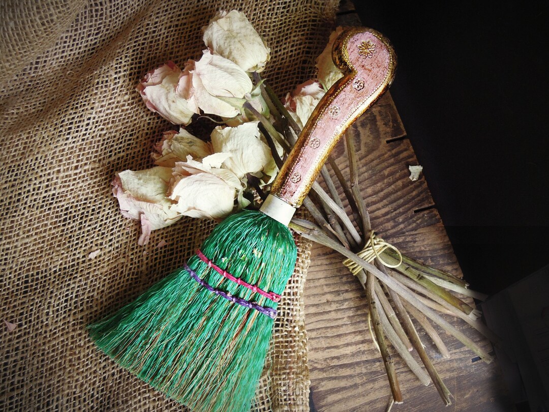 Vintage Italian Florentine Hand Whisk Broom / Gold Gilt Pink and Gold ...