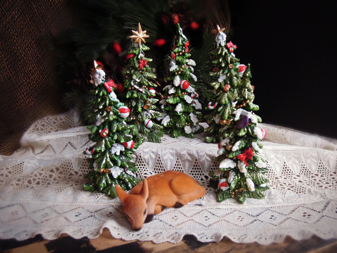 5 Vintage Christmas Trees With Glitter Set of Five Made of Resin - Etsy