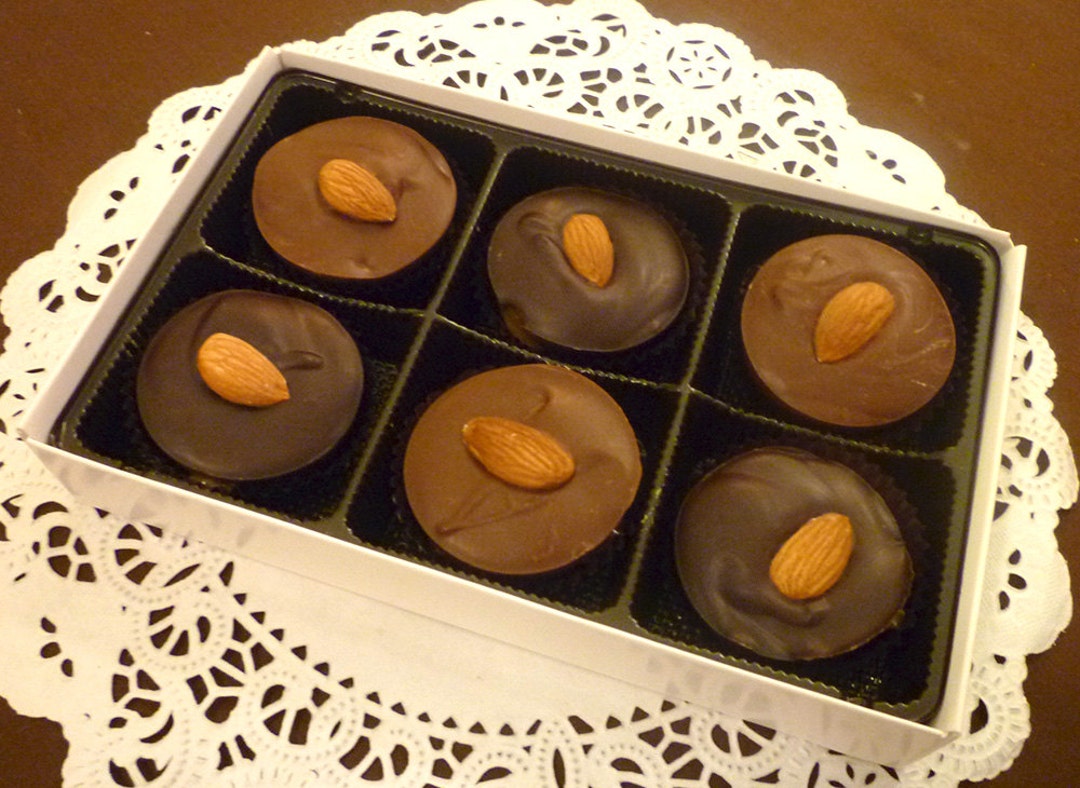Almond Turtle Bites Turtle Candy Chocolate, Caramel and Almonds - Etsy