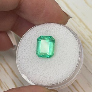 2.62 Carat 9.5x8 Glowy Yellowish Green Natural Loose Colombian Emerald ...
