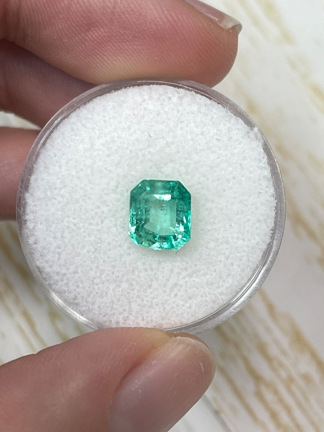 1.60 Carat 7.5x6.5 Pastel Light Green Loose Colombian Emeralds-emerald ...