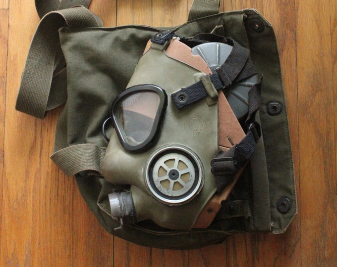 Vintage 50's US M9A1 Gas Mask With Original Gas Mask Bag - Etsy