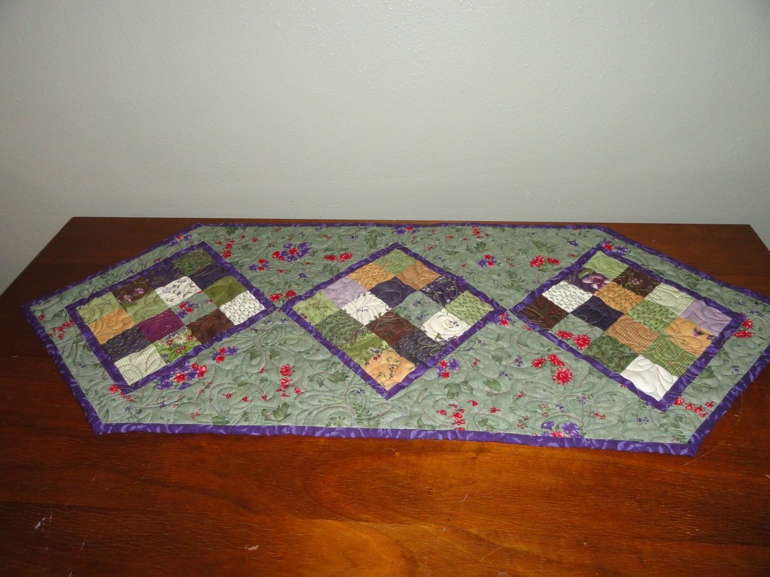 Lady Slipper Lodge Mini–charms Table Runner or Table Topper - Holly ...