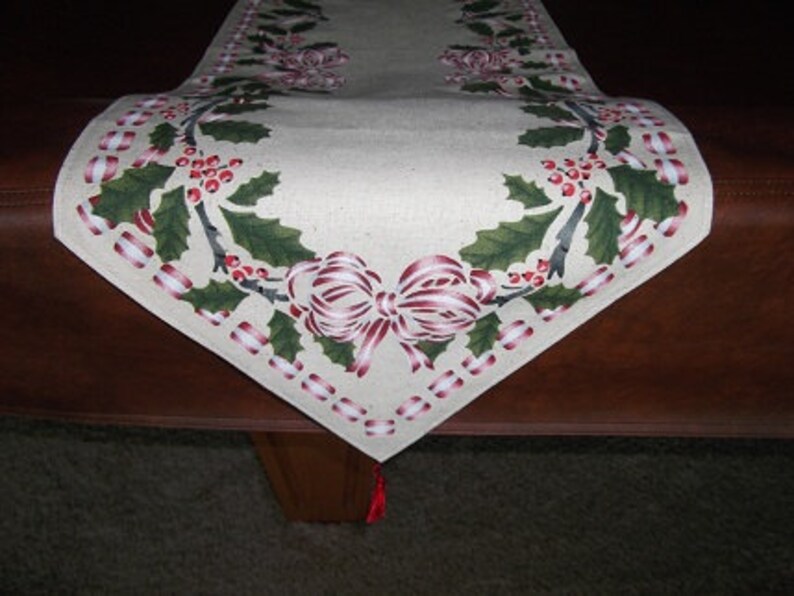 Christmas Table Runner Holly and Ribbon Bows - Etsy