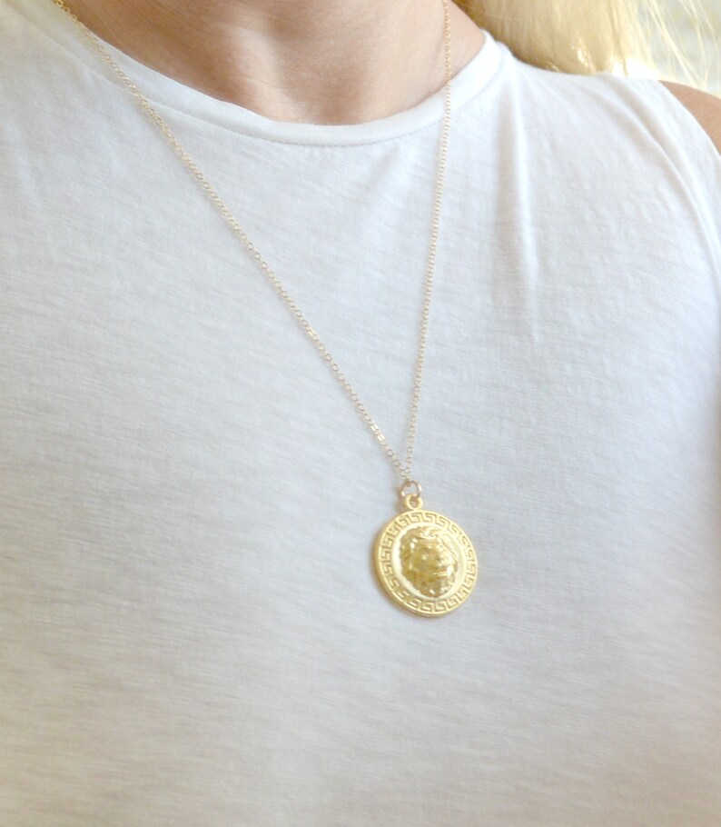 Collar de medallón de león de oro collar romano joyería de - Etsy España